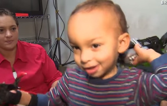 Este Niño Nació Sin Una Mano Y Estudiantes De Secundaria Le Harán Manos ...